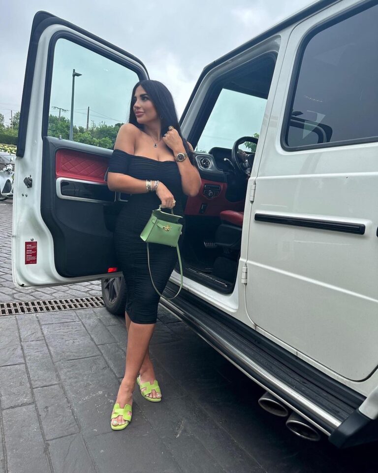 Umar Sadiq wife - Instagram pictures, age, net worth